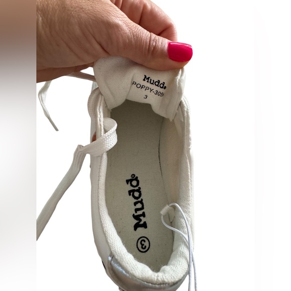 Mudd | Shoes | Mudd New Little Girls Colorful Hearts White Faux Leather ...